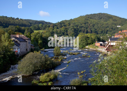 River Dee and the rural Welsh town of Llangollen with the Victoria ...