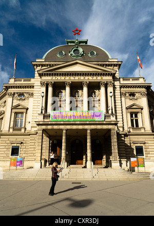 The exterior of Volkstheater building Stock Photo - Alamy