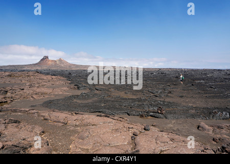The Cone Crater on the Kau Desert Trail, Kilauea volcano, Hawaii ...