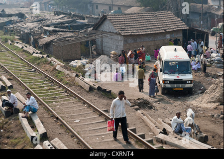 Slum huts, Shibpur district, Haora or Howrah, Calcutta, Kolkata, West ...