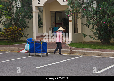 Maid cleaning rooms in hotel, Cuban maid, hotel maid, Cuban hotel maid ...