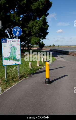 Cyclists on the Hayling Billy Trail on Hayling Island, Hampshire Stock ...