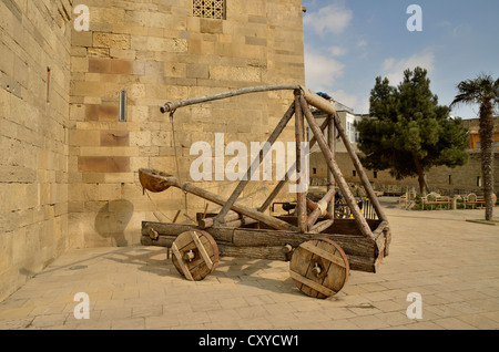 A medieval catapult Stock Photo - Alamy