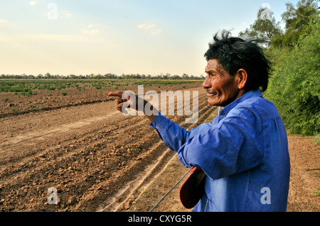 Argentina, Gran Chaco, Salta, San Jose, portrait of two Indian boys of ...