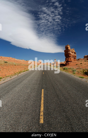 Notom Bullfrog Road, Backcountry Drive, Capitol Reef National Park ...