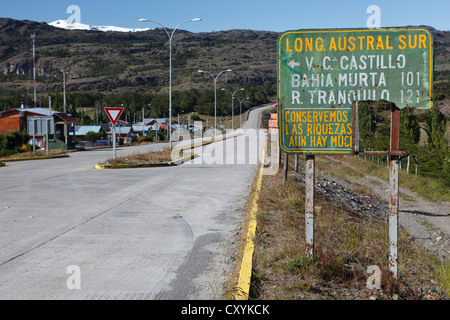 Traffic signs on the Carretera austral Stock Photo - Alamy