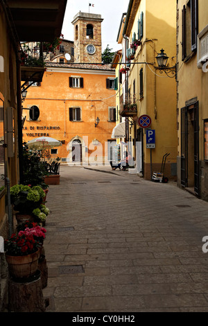 Street scene, Guardistallo Tuscany Italy Stock Photo - Alamy
