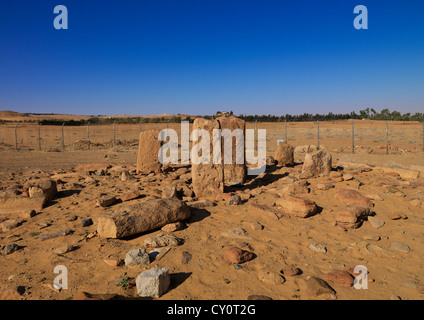 Al-rajajil Standing Stones - Saudia Arabia Stock Photo - Alamy