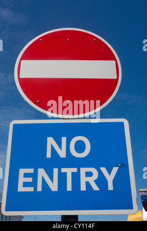No Entry words in white paint on a road Stock Photo - Alamy