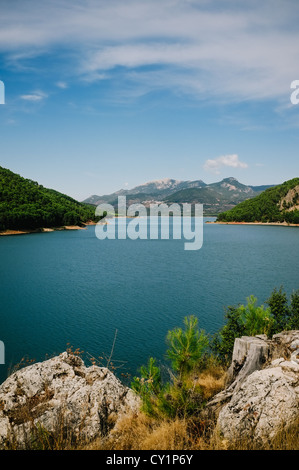 Embalse de El Tranco de Beas Stock Photo - Alamy