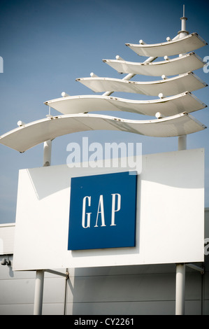 retail unit shop shops out of town shopping center centre uk retailer ...