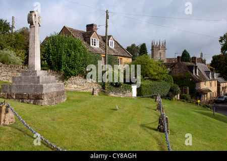 GB - GLOUCESTERSHIRE: Cotswold Village of Longborough Stock Photo - Alamy