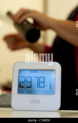 OWL electricity energy monitor display. Third-party smart electricity ...