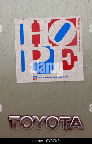 HOPE 2008 Barack Obama Presidential campaign poster designed by Shepard ...