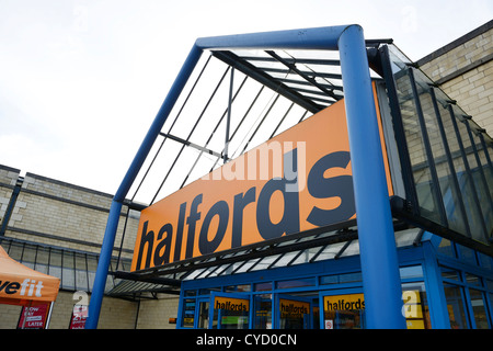 Halfords retail unit shop entrance Stock Photo - Alamy