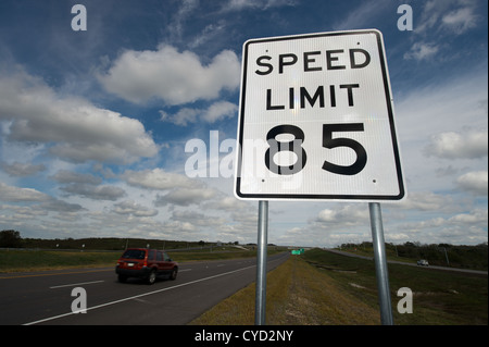 85-mile-per-hour sign on newly opened stretch of toll road State ...