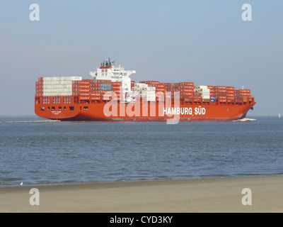 The container ship 'Santa Clara', operated by Hamburg Süd, is seen ...