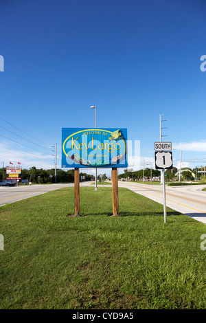 welcome to key largo roadsign florida keys usa Stock Photo - Alamy