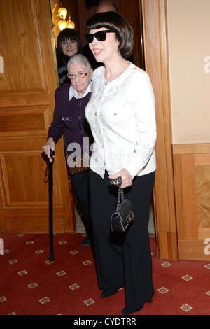 French singer Mireille Mathieu and her mother Marcelle are spotted ...