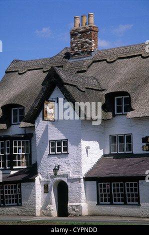 Thatched roof English country Pub Stock Photo - Alamy