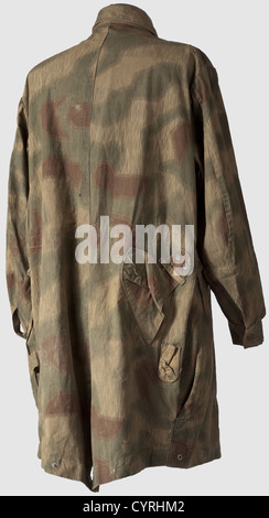 A paratrooper's smock,so-called "Knochensack",3rd model in 'Sumpftarn ...