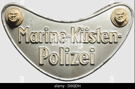 A gorget of the Naval Coastal Police, Kidney-shaped, silvered (defects ...