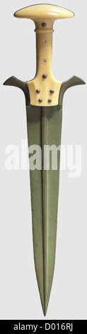 Hermann Göring - A splendid dagger with an "ivory" grip and bronze ...