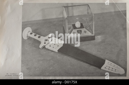 Hermann Göring - A magnificent dagger with ivory grip and bronze blade ...