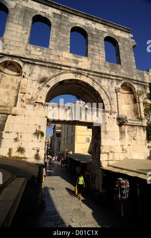 Ancient roman Gate in the Diocletian Palace of Split Stock Photo - Alamy