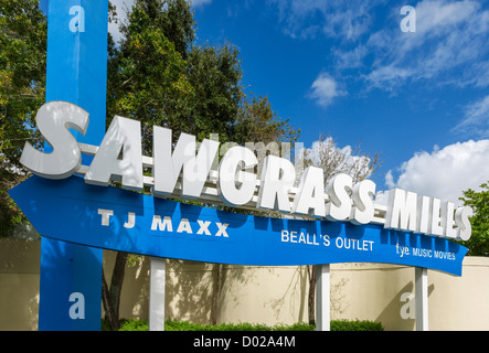 Sawgrass Mills sign at the entrance to the shopping mall Stock Photo ...
