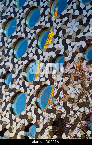 The O2 Arena located in the centre of The O2 entertainment complex on ...