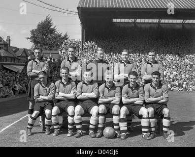 Wolverhampton Wanderers football team 1950s Willie Forbes, Terry Stock ...