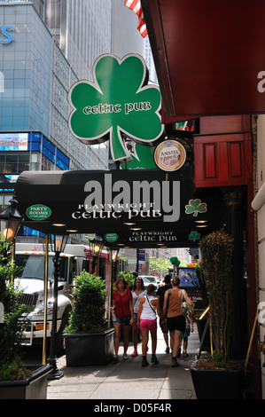 Playwright Celtic Pub, New York City, USA Stock Photo - Alamy