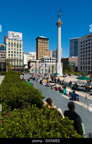 San Francisco - Union Square public park. Macy's rooftop café terrace ...