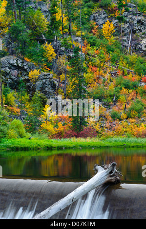 Autumn foliage along Wenatchee River, Leavenworth, Washington State ...