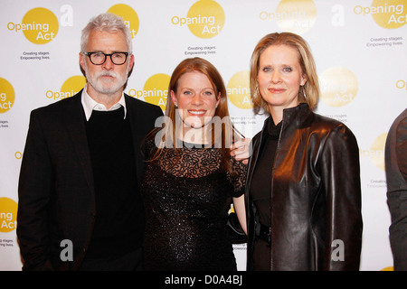 John Slattery, Suzy Myers Jackson and Cynthia Nixon Opening Act's one ...
