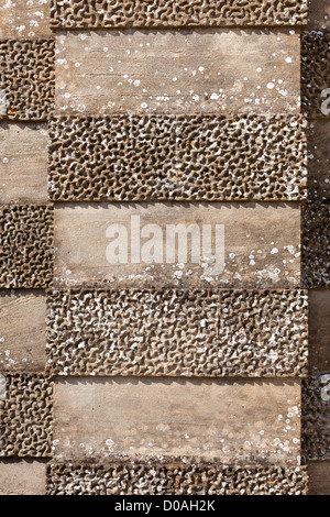 Vermiculated rustication of Cotswold stone Stock Photo - Alamy