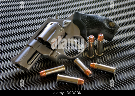 Taurus Model 856 Snub Nose 38 Special Revolver Stock Photo - Alamy