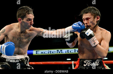 (L-R) Nestor Narvaes (ARG), Toshiyuki Igarashi (JPN), NOVEMBER 3, 2012 ...