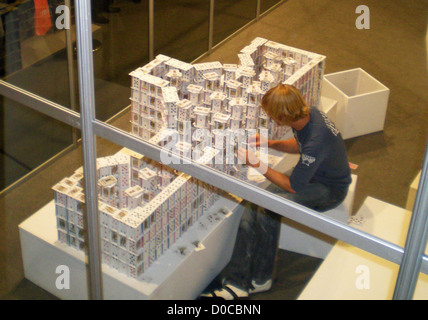 World's Biggest House of Cards American artist Bryan Berg has set the ...