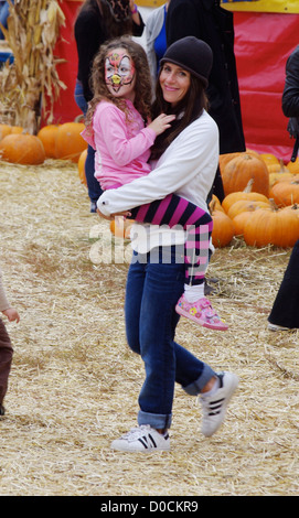 Soleil Moon Frye takes her daughter shopping in Hollywood Featuring ...