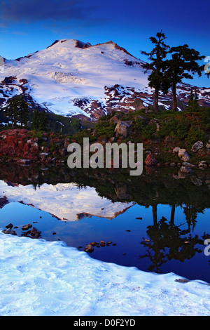 Sunset on Mount Baker reflected in a tarn from Park Butte in Mount ...