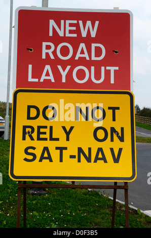 A 'Do Not Rely On Sat-Nav' sign on a road in the U.K Stock Photo - Alamy