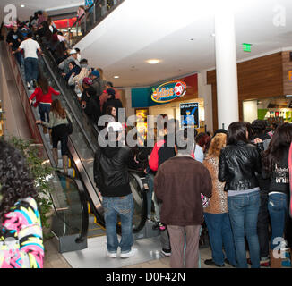 Nov. 22, 2012 - Modesto, CA, USA - Shoppers run to the stores at ...