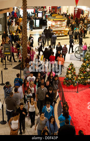 Nov. 23, 2012 - Modesto, CA, USA - Lines where everywhere inside ...