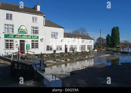 Mountsorrel, Leicestershire, UK. 25th Nov, 2012. Floods at Mountsorrel ...