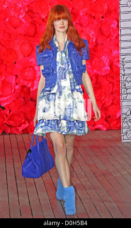 Models Mercedes-Benz IMG New York Fashion Week Fall 2009 - Barbie Fall ...