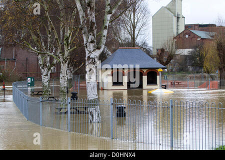 Wellingborough, Northamptonshire, UK. 26th Nov, 2012. Flooding along ...