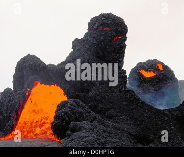 Close Up of Erupting Spatter Cones in Pu'u O'o Vent Stock Photo - Alamy