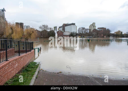 Wellingborough, Northamptonshire, UK. 26th Nov, 2012. Flooding along ...